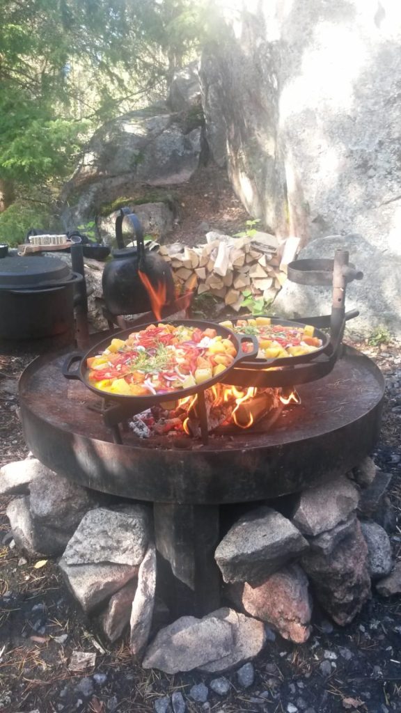 Conti-Reisen - open fire Lunch